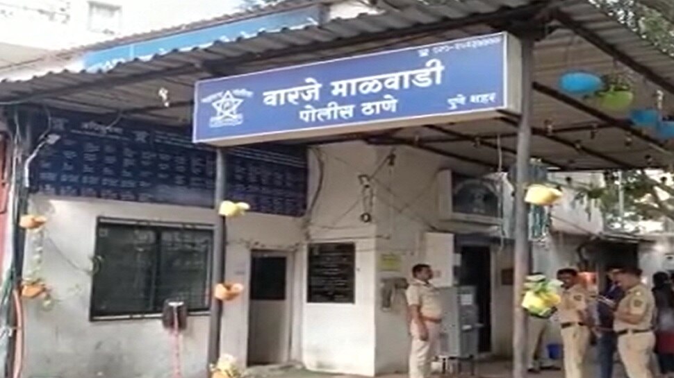 The death of a plumber in Warje area of Pune vk भिंत फोडायला गेला आणि ...