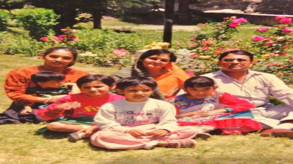 entertainment mohan sisters fill proud to their parengs singer actress ...