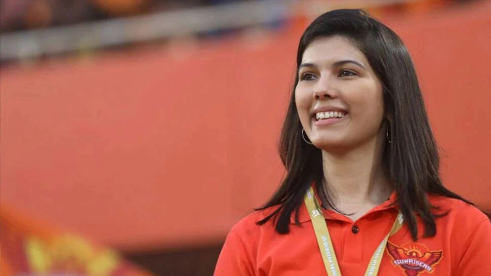 IPL Auction 2023 मध्ये या मिस्ट्री गर्लची एकच चर्चा Photo होतायत ...