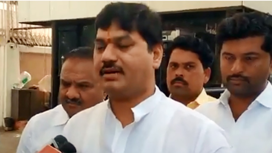 Dhananjay Munde Car Accident : NCP leader Dhananjay Munde car accident ...
