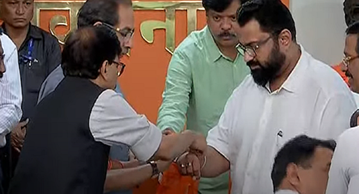 BJP Nashik leader Advay Hire joined Shiv Sena in the presence of Uddhav ...