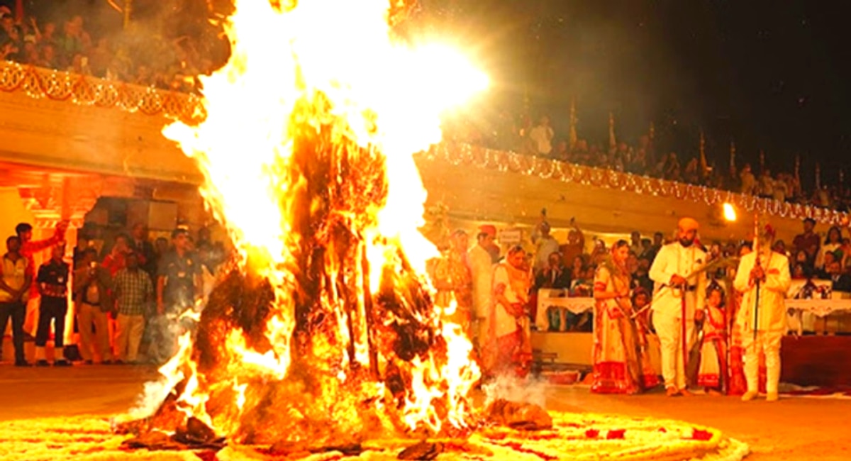 Holi 2023 Upay successful life money remedies Astro tips holi ke totake