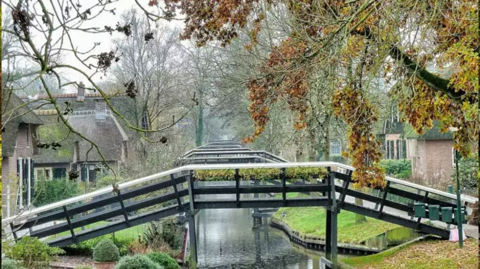 Village Without Roads: Giethoorn in the Netherlands is not a single ...