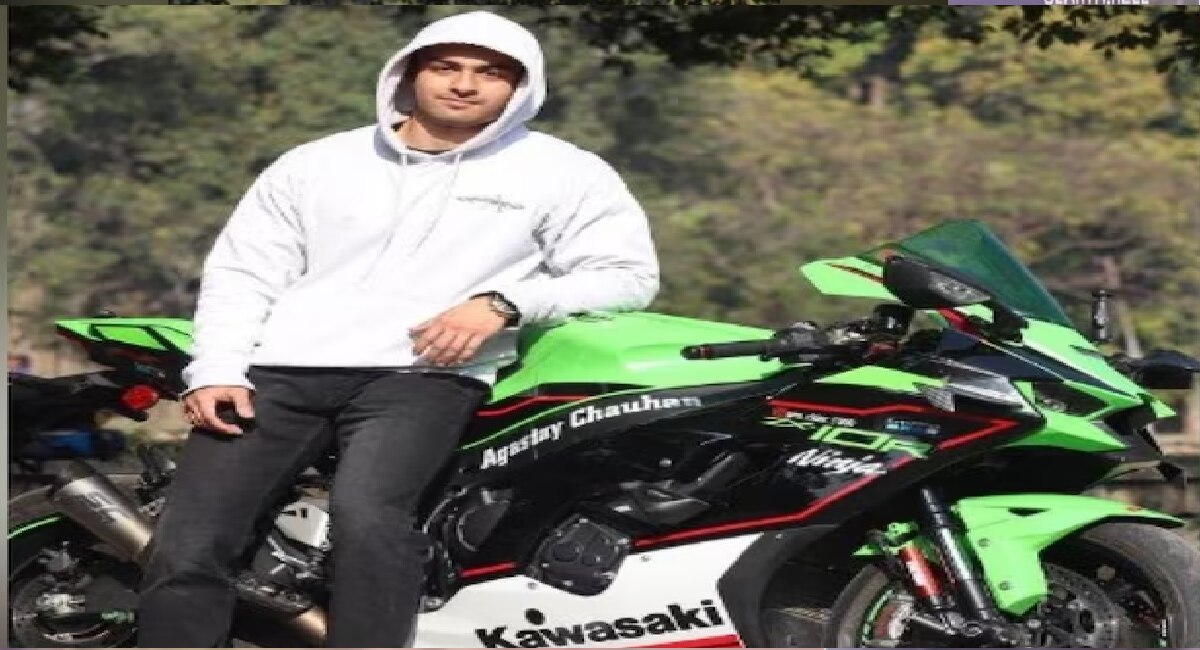 up accident on yamuna expressway famous youtuber agastya chauhan died ...