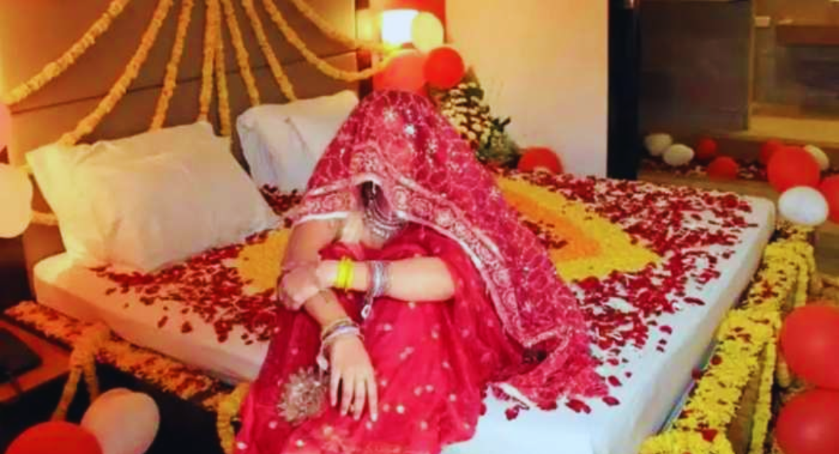 Suhagrat Viral Video बायकोने बनवला हनिमूनचा व्हिडिओ अन् झाला व्हायरल