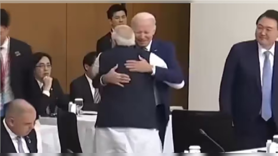 अमेरिकेचे राष्ट्राध्यक्ष ज्यो बायडेन स्वत: PM मोदींकडे चालत आले आणि ...