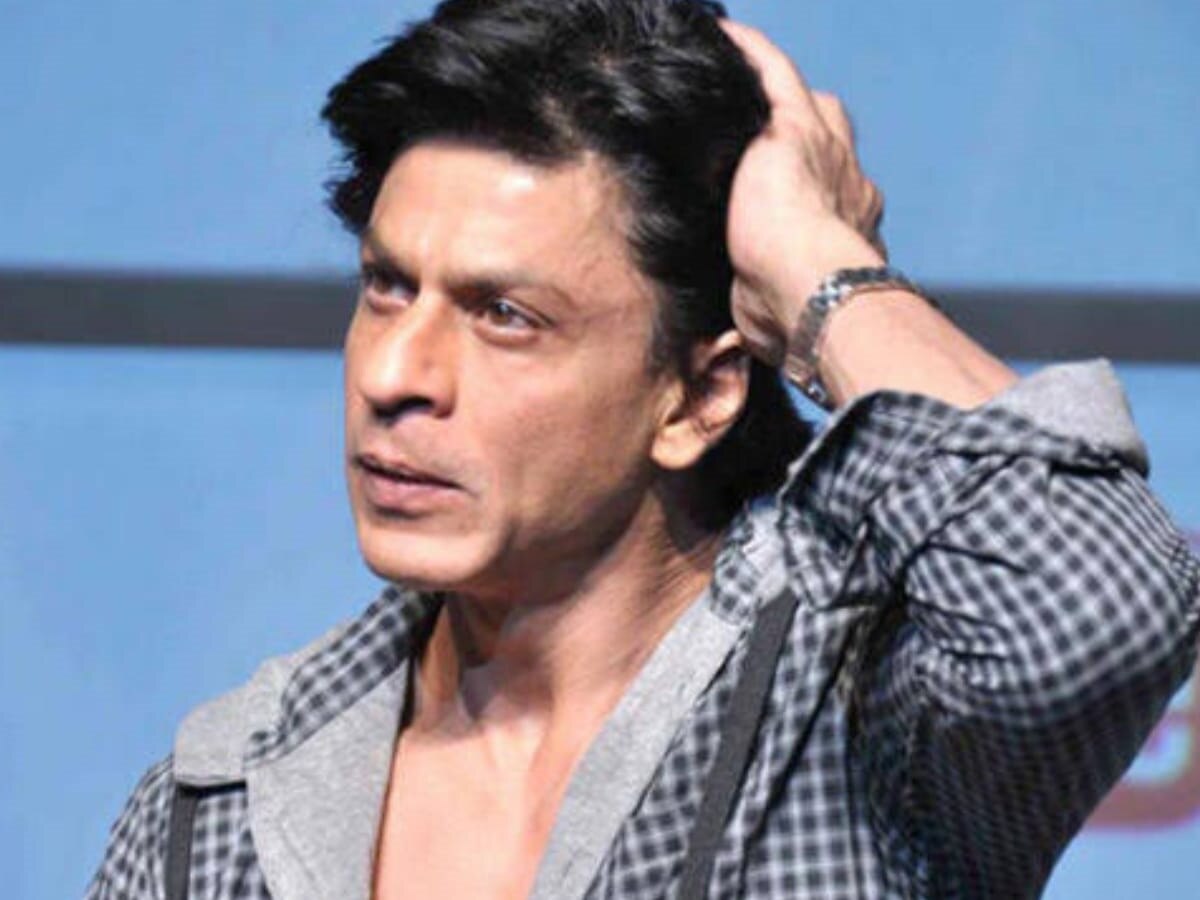 Ask SRK Session On Twitter Fan Ask Shahrukh Khan About To give Gaali in ...