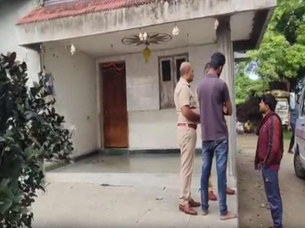 अहमदनगर हादरलं! पतीने झोपेतच केली पत्नी आणि सासूची हत्या; पोलीस आरोपीच्या शोधात | Ahmadnagar ...