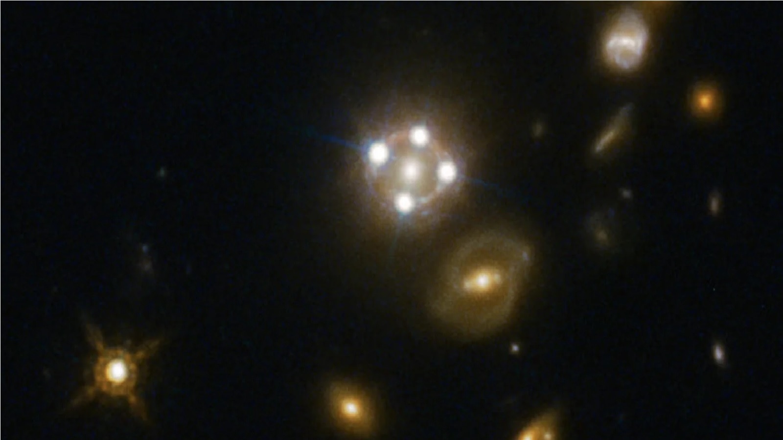 38 वर्षानंतर अवकाशात दिसला आईनस्टाईन क्रॉस | Einstein Cross spotted in ...