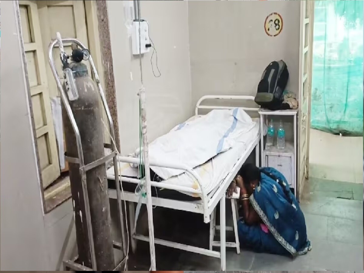 mp news empty oxygen cylinder fitted to inured patient in railway accident