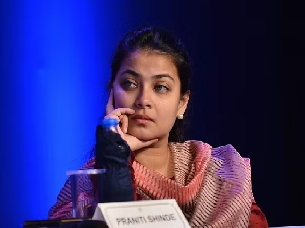 दोन टर्मपासून भाजपच्या ताब्यात असलेला मतदारसंघ प्रणिती शिंदे काबीज ...