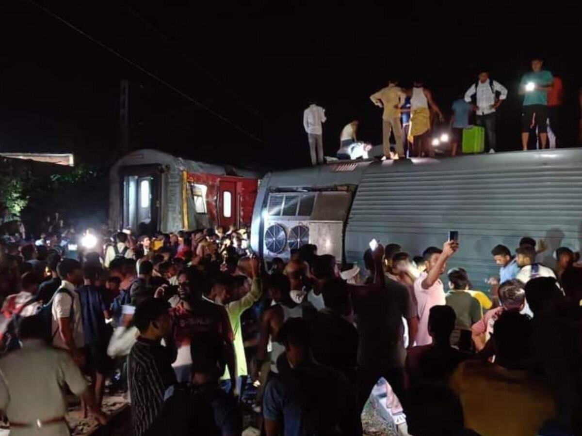 Some coaches of Train no 12506 North East Express derail in Bihar's ...