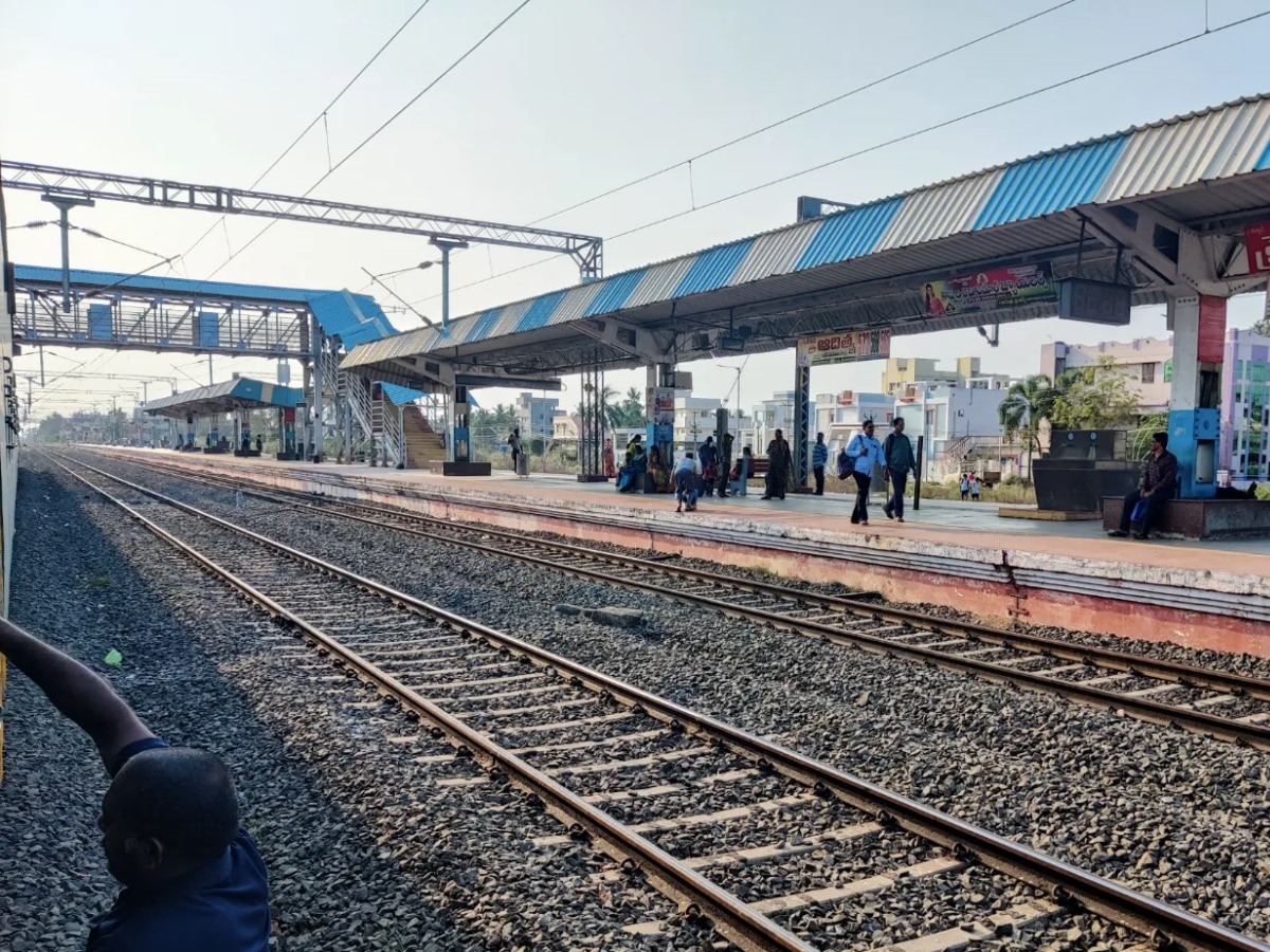 Mumbai Local Digha Gaon Name New Railway Station Thane Airoli Marathi ...