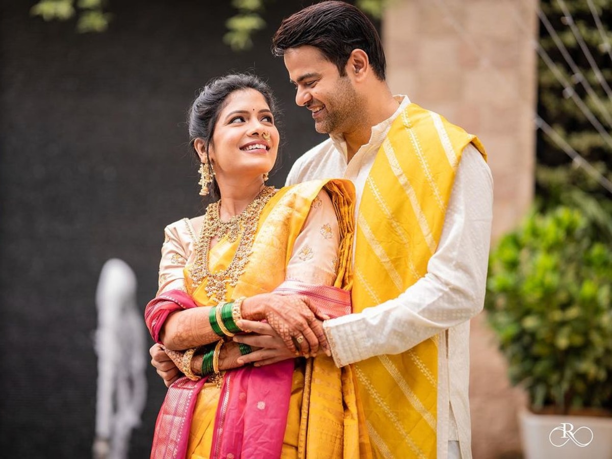 Marathi Actress Suruchi Adarkar married with Actor Piyush Ranade See ...