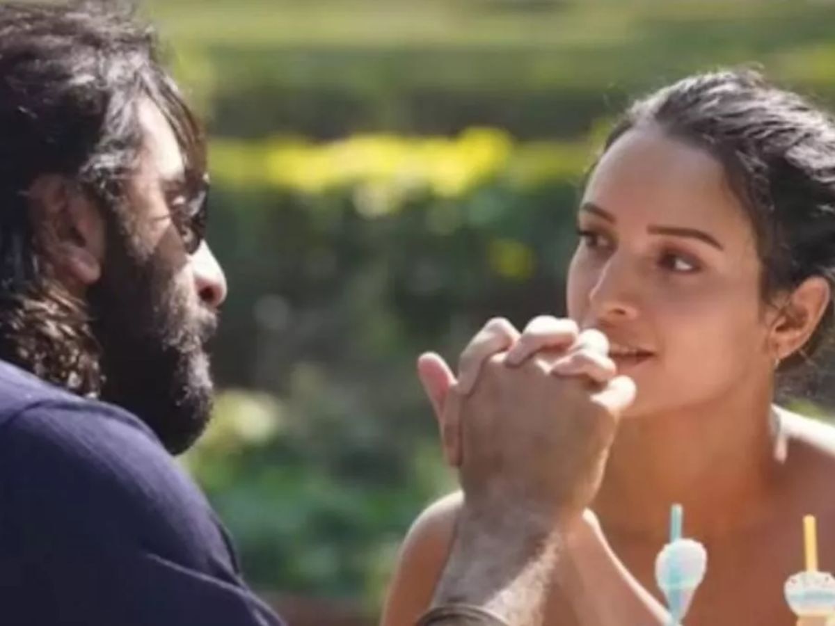 'माझी झोप उडालीय कारण...'; Animal मधील न्यूड सीनमुळे चर्चेत आलेल्या ...