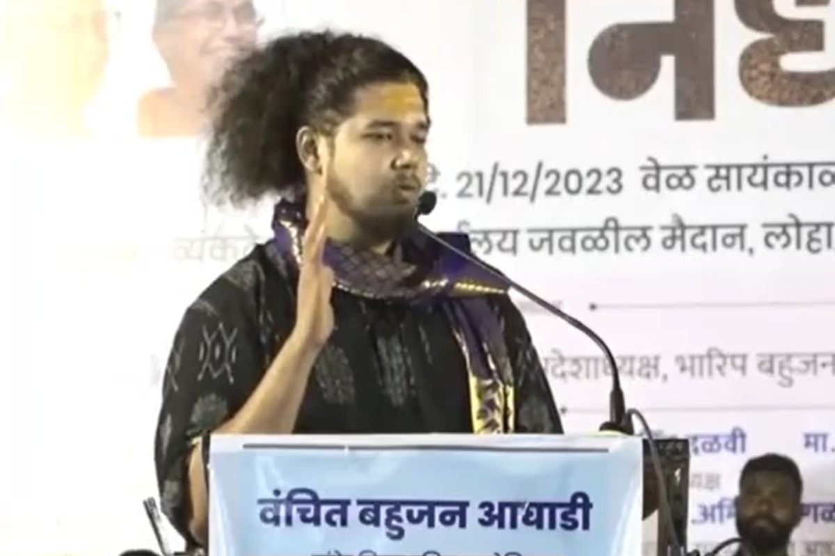 'खासदार - आमदार पडल्यावर आमच्याकडे रडत यायचं नाही'; सूजात आंबेडकरांचा ...