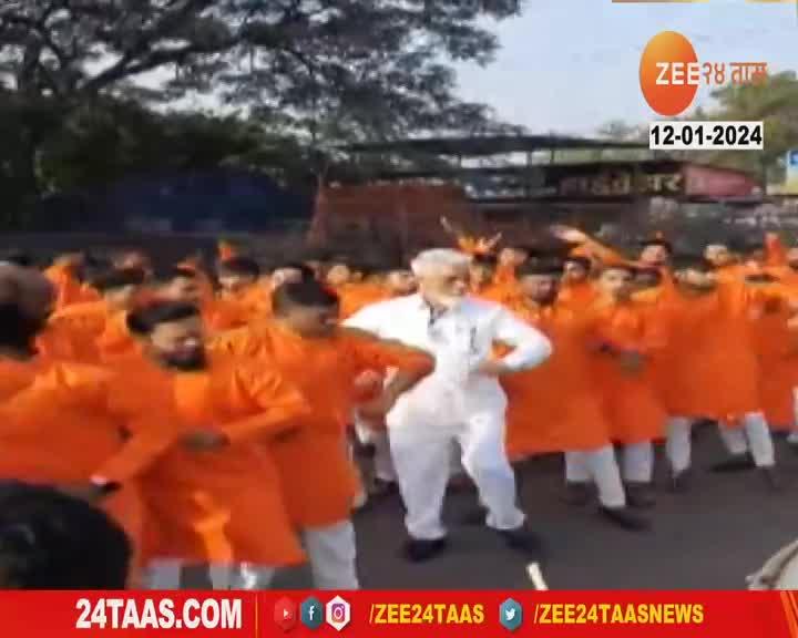 Dada Bhuse | पंतप्रधान नरेंद्र मोदींच्या स्वागतासाठी दादा भुसेंनी धरला ...