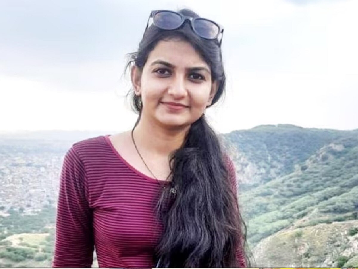 mp woman software engineer returned form france died in bathroom