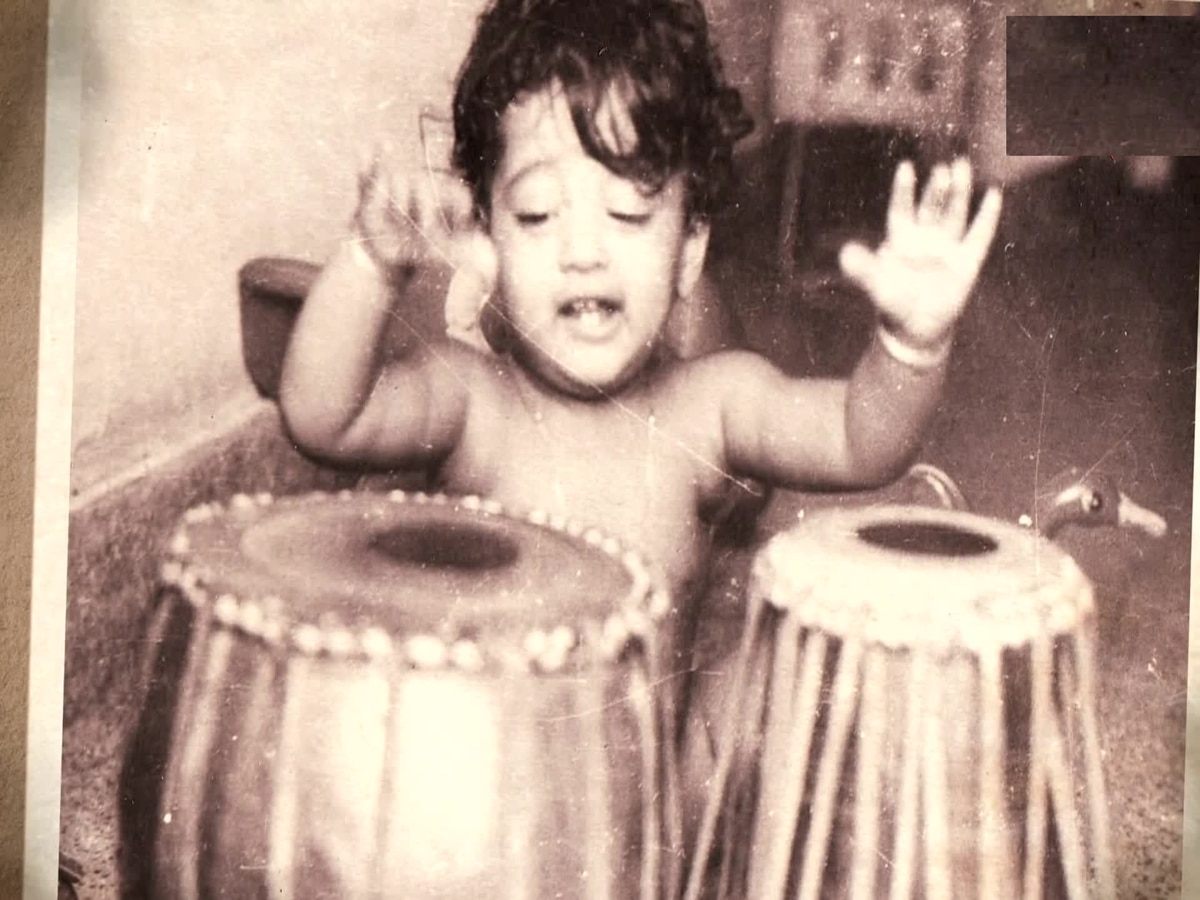 PHOTO : राज कपूर नंतर बॉलिवूडचा सर्वात मोठा Show Man बनला हा चिमुकला ...