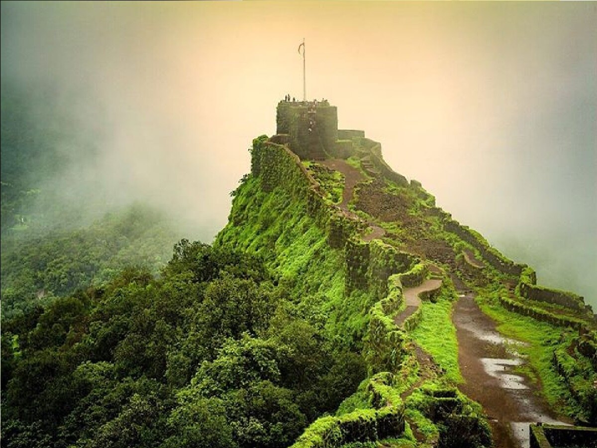 maharashtra 11 forts are proposed to UNESCO as historical heritage sites