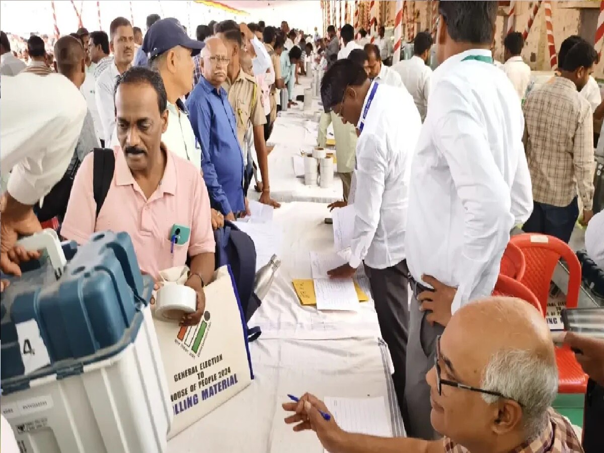 loksabha 2024 allegation of distribution money in baramati constituency