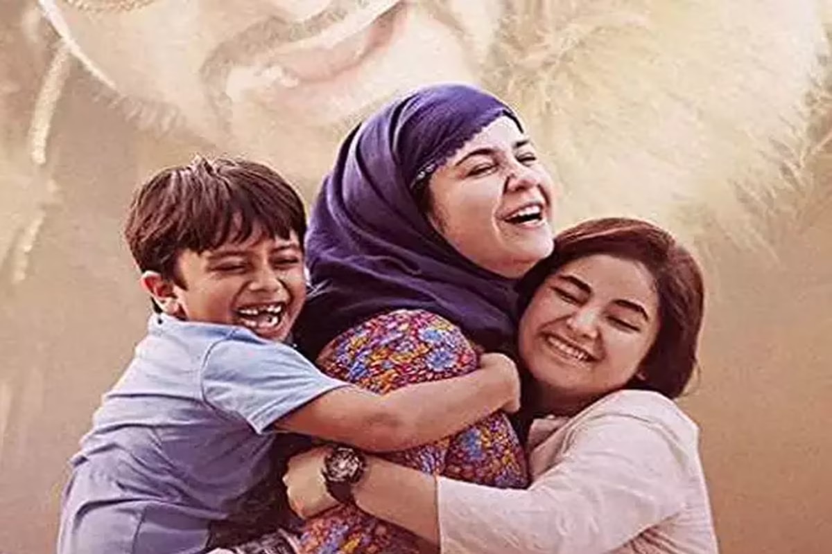 Happy Mother's Day 2024 : आईच्या फोटोचे Reel शेअर करायचंय? पण गाण कुठलं ...