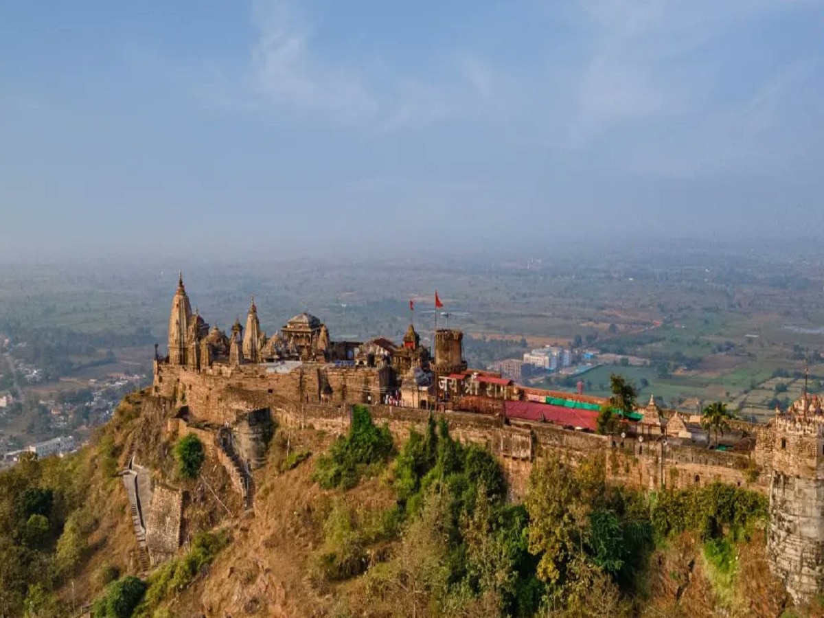 महाराष्ट्रातील सर्वात प्राचीन राम मंदिर; प्रभू श्रीरामांनी सीता आणि ...