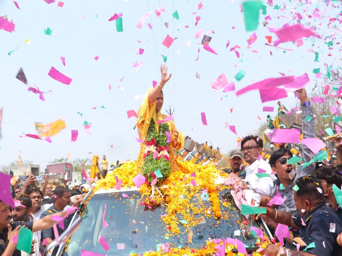 संघर्ष माझ्या पाचवीला पूजलाय; बीडमधील पराभवानंतर पंकजा मुंडे यांनी ...