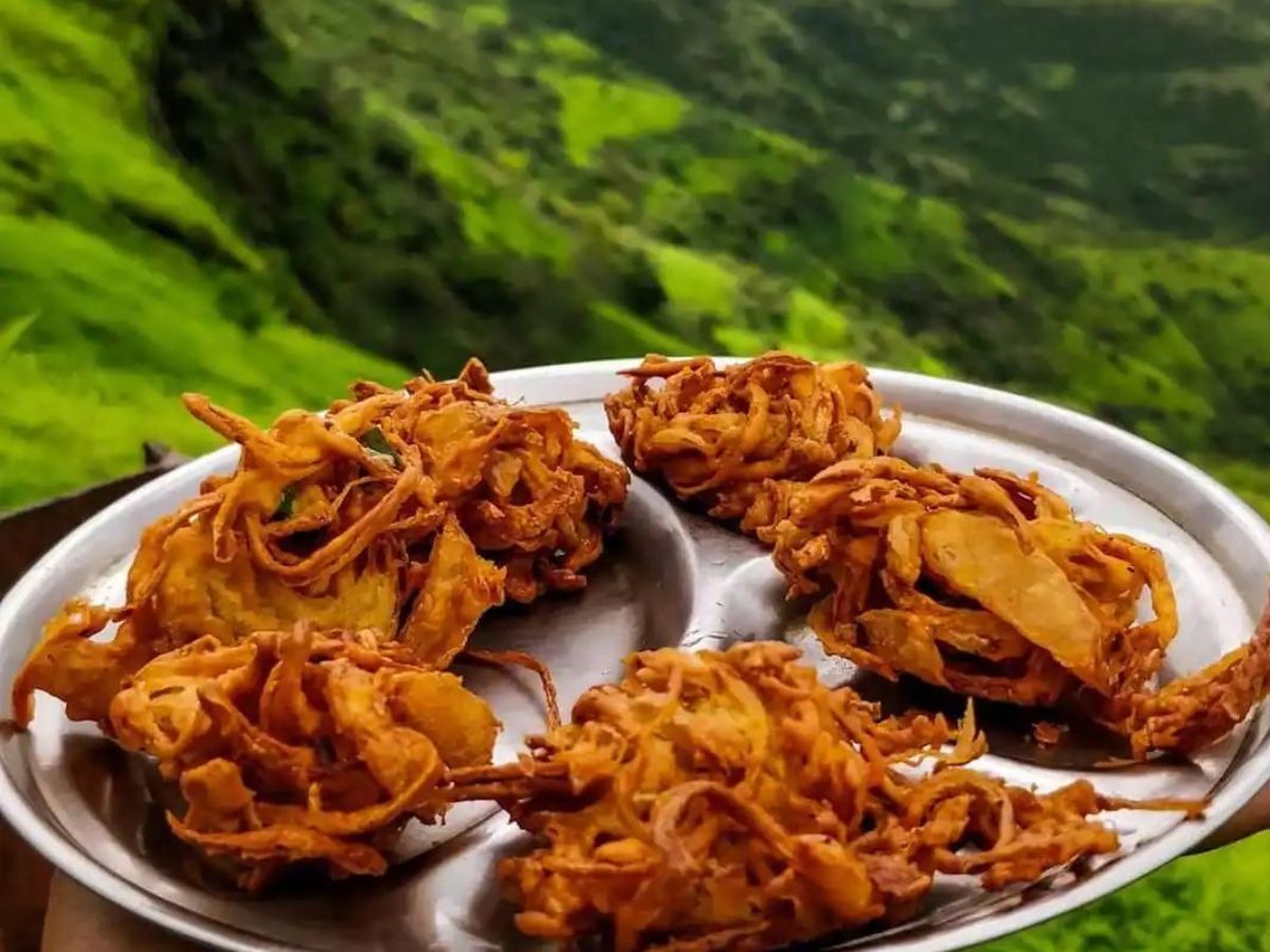 पाऊस आणि भजी... बेस्ट कॉम्बिनेशन; घरच्या घरी भजी बनवण्याची बेस्ट रेसिपी ...