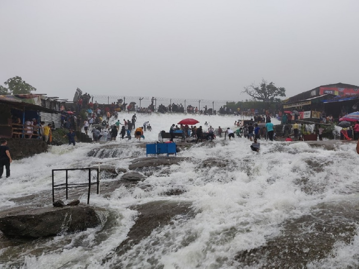 वेळ बघा आणि मगच निघा, नाहीतर लोणावळ्यात पोहचून परत फिरावं लागेल; कडक ...