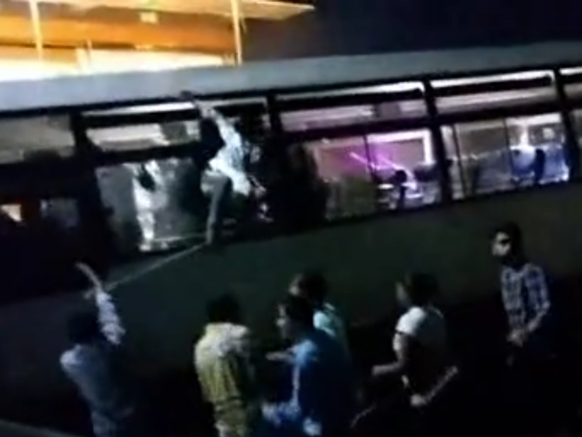 Chandrapur Bus Driver Mirgi Attacked Accident Marathi News;प्रवाशांनी ...