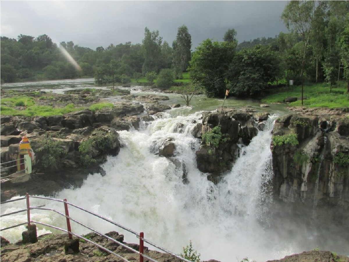 महाराष्ट्रातील सर्वात सुंदर नेकलेस फॉल; याच धबधब्यावर झालयं सलमान ...