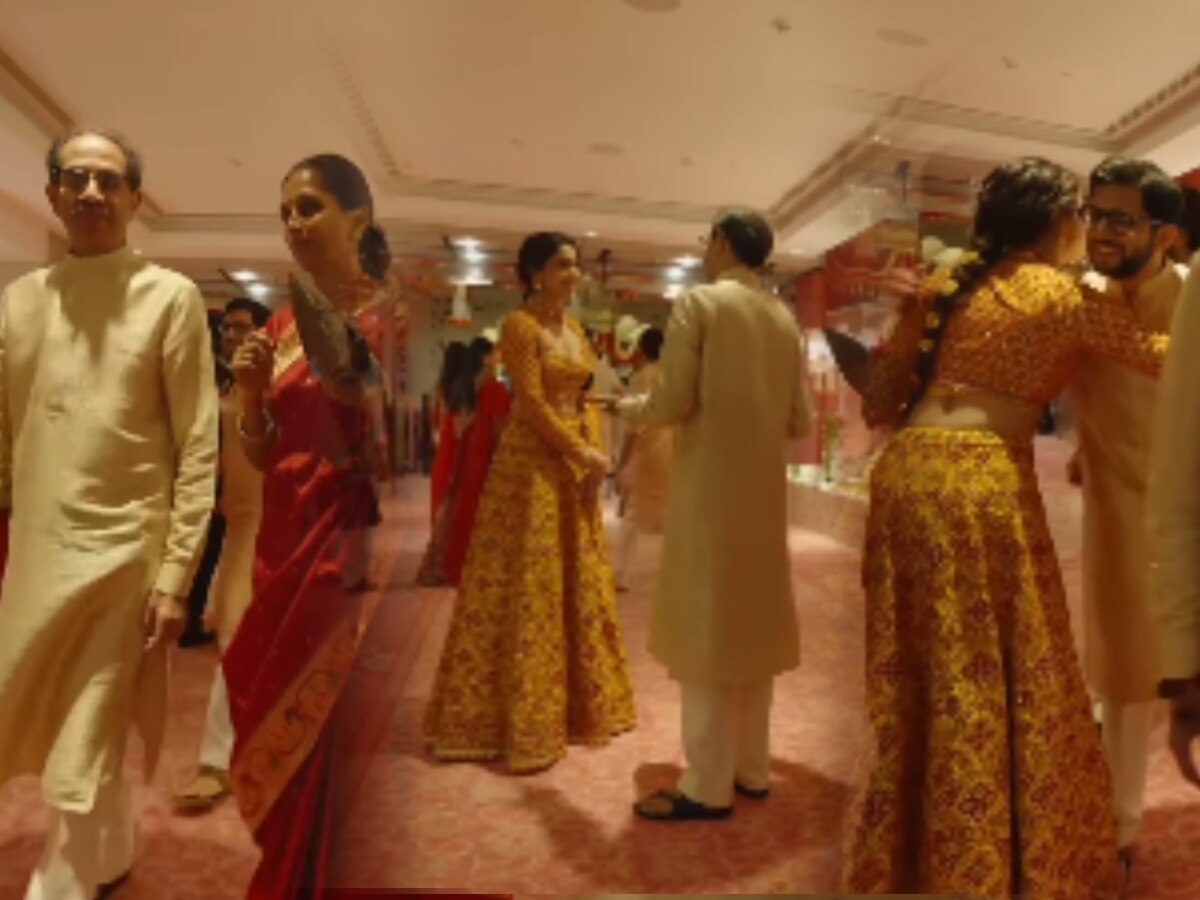 VIDEO : ...अन् खास 'तिच्या'शी बोलण्यासाठी आदित्य ठाकरेंनी वडिलांना ...