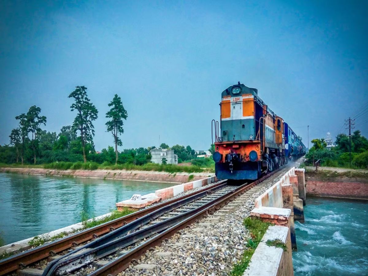 भारतातील सर्वात छोटा रेल्वे प्रवास महाराष्ट्रात, अवघ्या 9 मिनिटाच्या ...