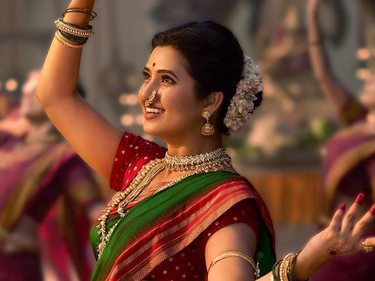 प्राजक्ता माळीच्या 'फुलवंती'मधील ‘मदनमंजिरी’ गाण्याची चाहत्यांना भूरळ | prajakta mali Phullwanti ...