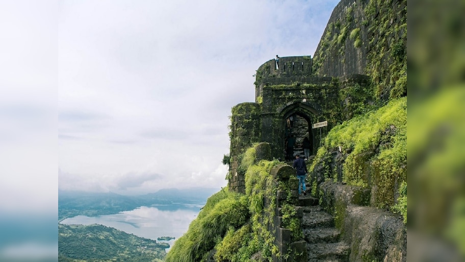 पुण्यातील टॉप 10 पर्यटन स्थळ; महाराष्ट्रात मुंबईनंतर सर्वात जास्त विदेश ...