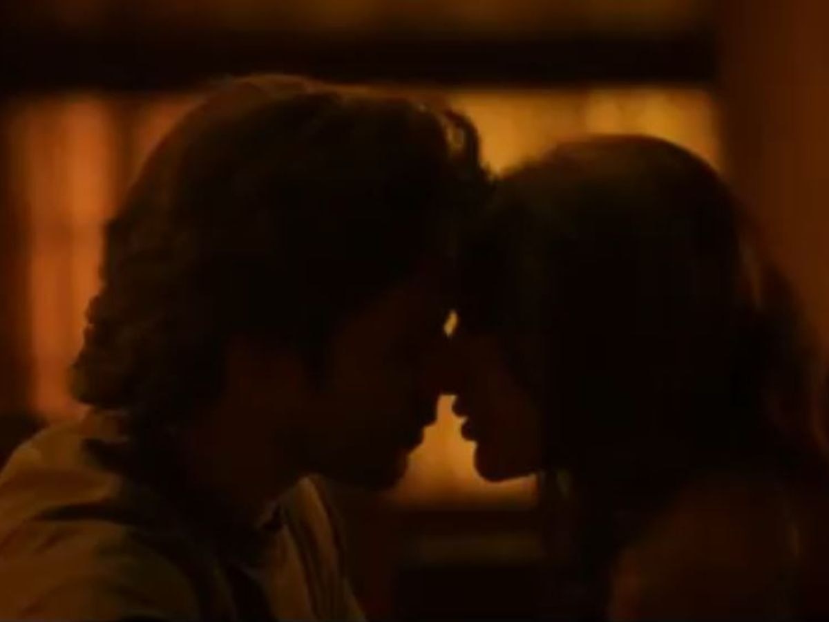 Samantha Ruth Prabhu and Varun Dhawan Kissing Scene : वरुण धवन आणि ...