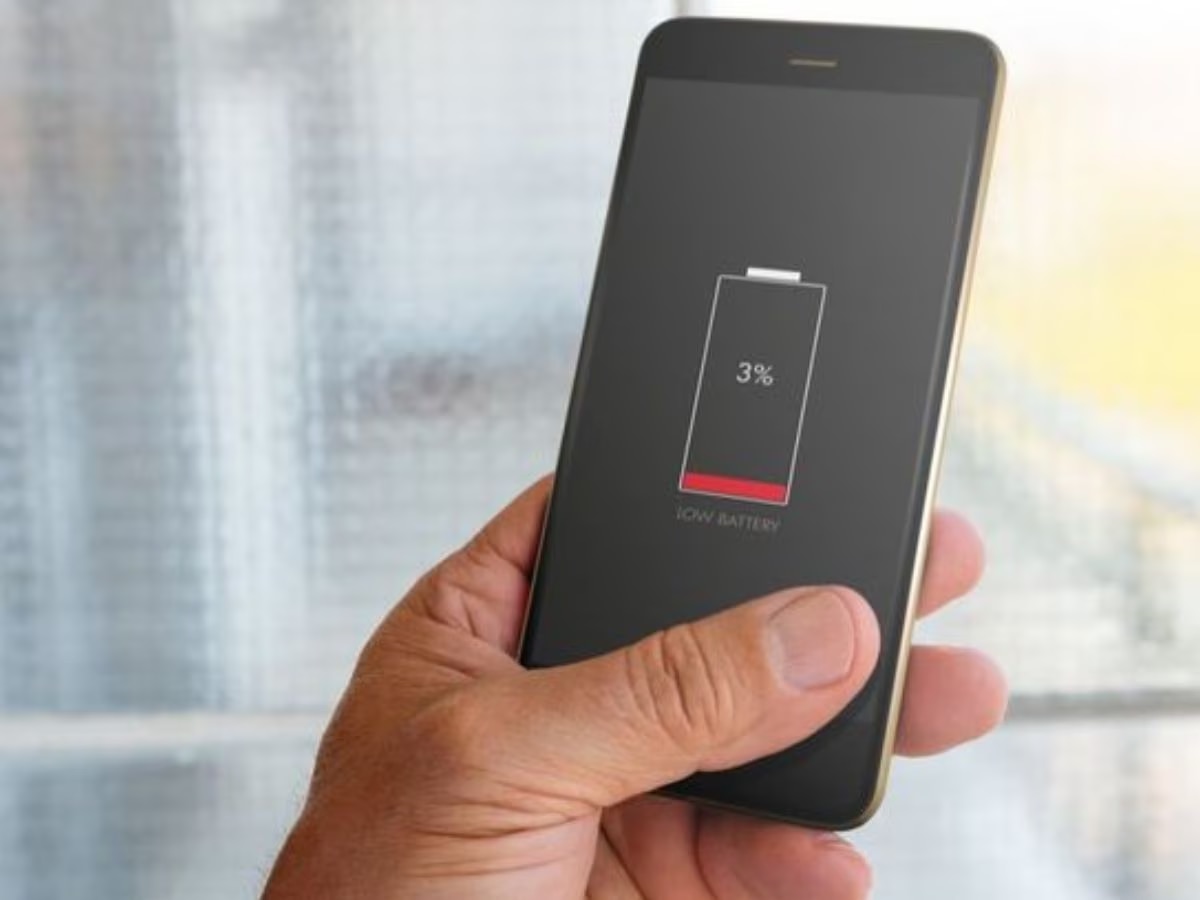 हिवाळ्यात तुमच्या फोनची बॅटरी लवकर डिस्चार्ज होतेय? फक्त या 5 टिप्स ...