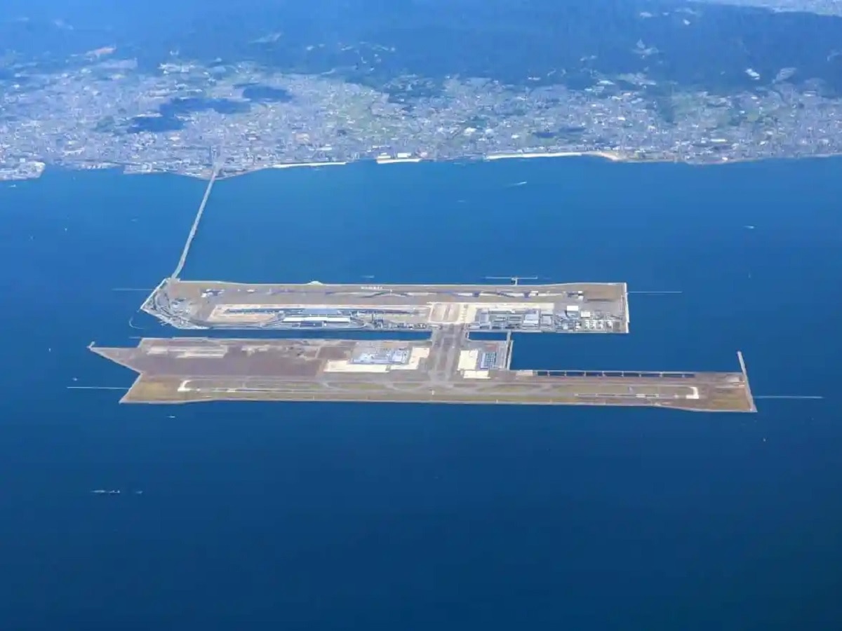 'या' देशात आहे समुद्राच्या पाण्यावर तरंगणारे जगातील एकमेव विमानतळ ...