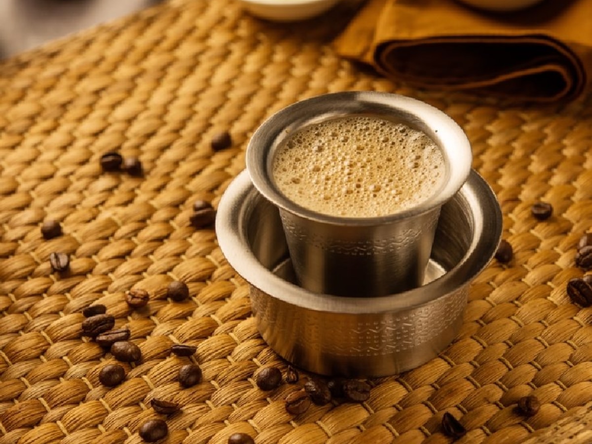Indian filter coffee: अस्सल साऊथ इंडियन स्टाईल फिल्टर कॉफी बनवा घरीच ...