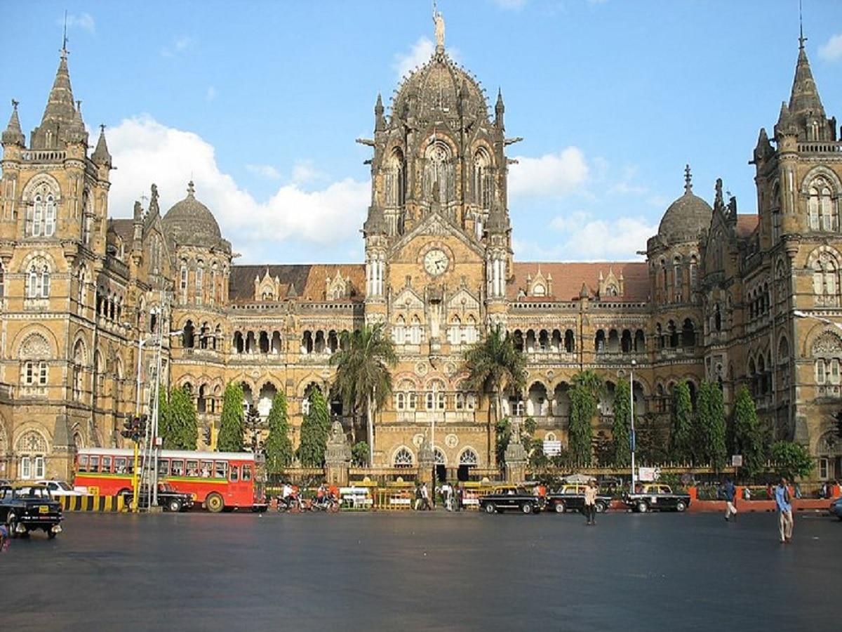 जिथून महाराष्ट्रात सर्वात जास्त लोक नोकरीसाठी येतात 'त्या' राज्यात ...