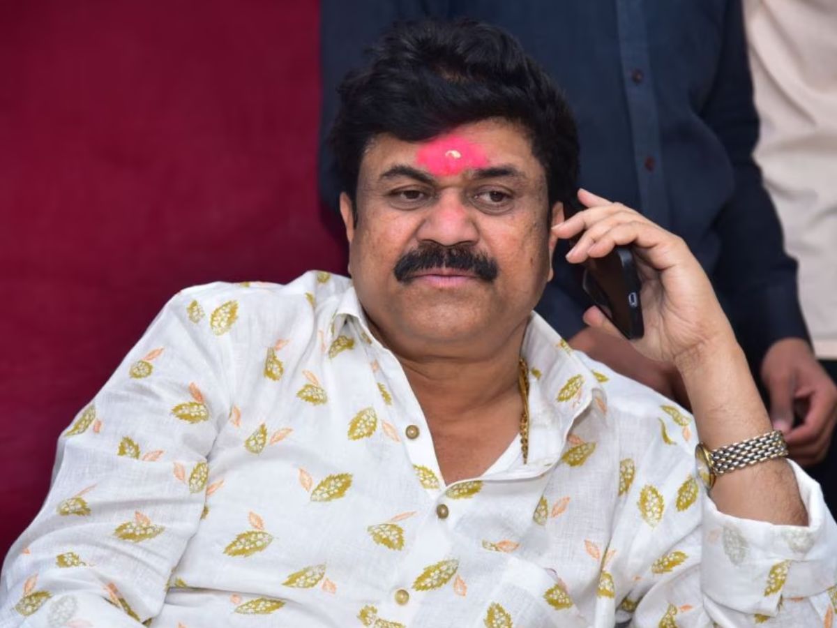 Beed Santosh Deshmukh Murder Case Walmik Karad : सरपंच संतोष देशमुख ...