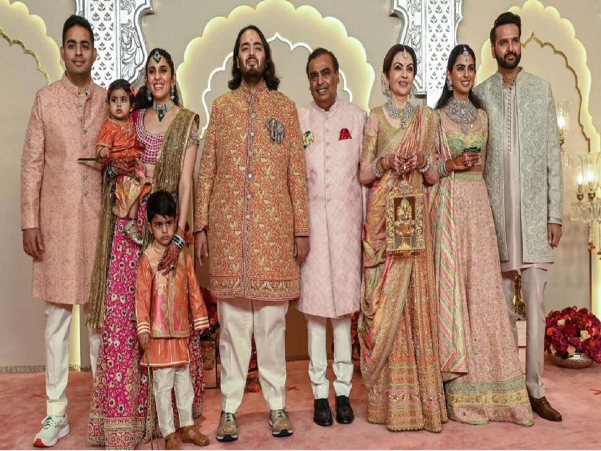 भारतातील 2000 श्रीमंत कुटुंबांकडं आहे देशातील 18 टक्के संपत्ती; TAX ...