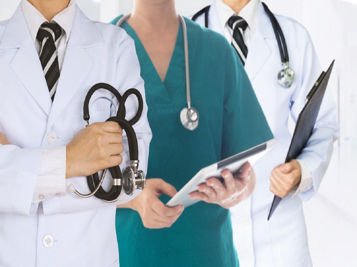 MD, MBBS एवढ्या मोठ्या डिग्री घेणारे डॉक्टर 'हे' काय भयानक कृत्य करतात ...