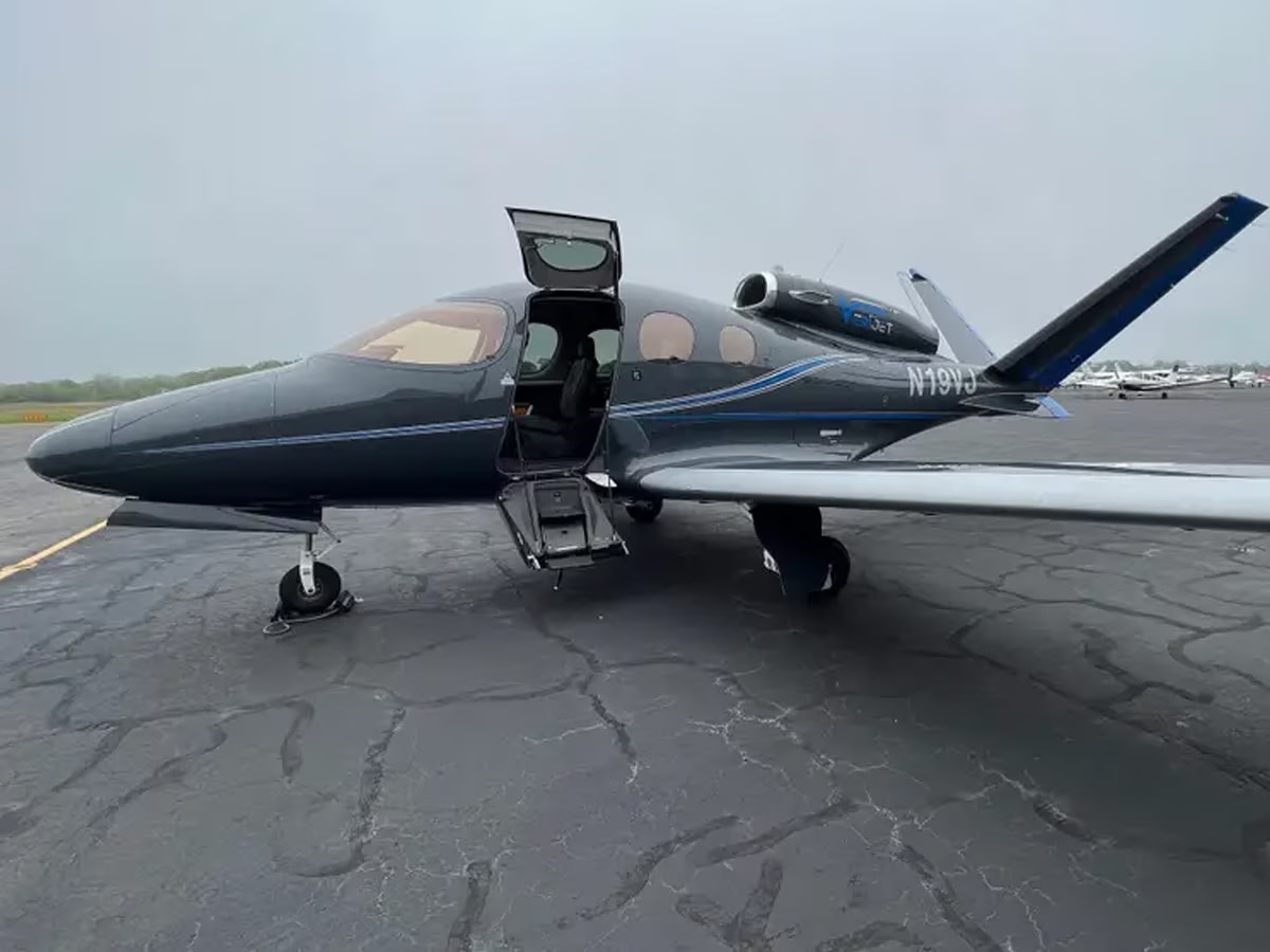 Cheapest Private Jet Plane : सगळ्यात स्वस्त Private Jet Plane; संपूर्ण ...