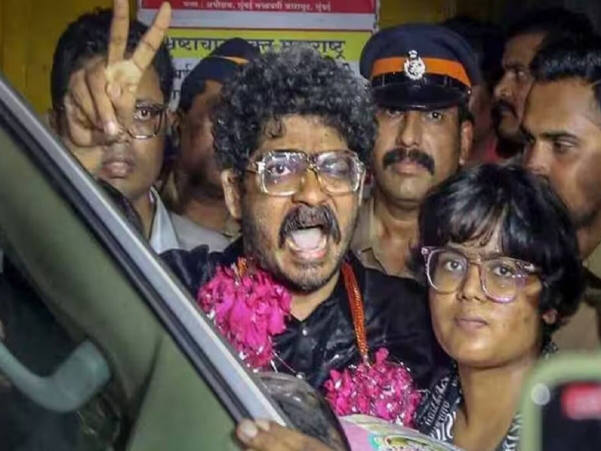 सिद्धीविनायक मंदिरात ड्रेस कोड लागू; झेन सदावर्तेची महिला आयोगाकडे ...