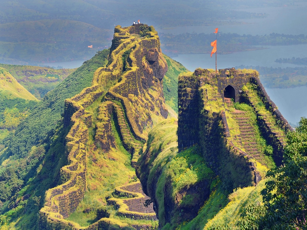 महाराष्ट्रातील जगप्रसिद्ध किल्ले! भव्यता पाहून अंगावर रोमांच येईल ...