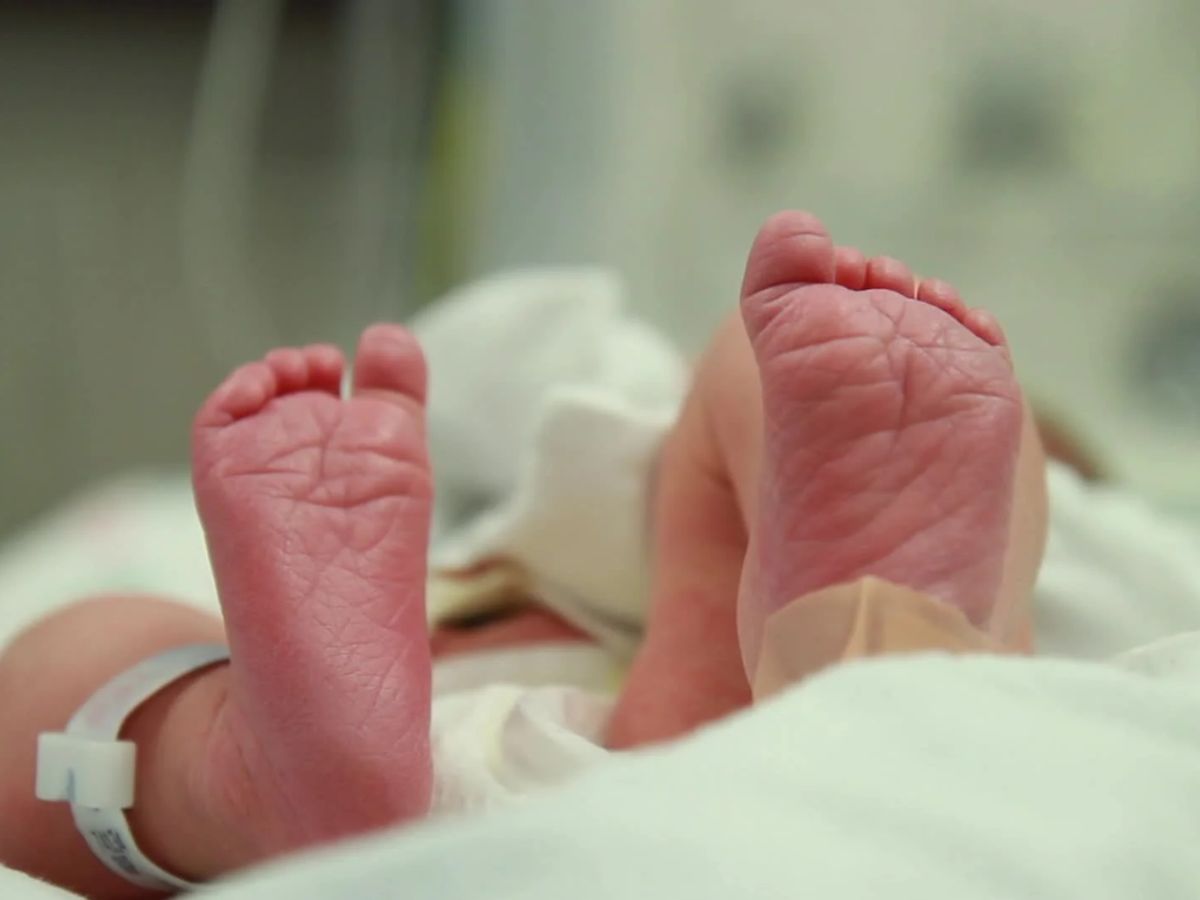 अमरावतीत अंधश्रद्धेचा कळस! पोटफुगीवर उपचार म्हणून पोटावर 65 चटके दिले, 22 दिवसांचे बाळ ...