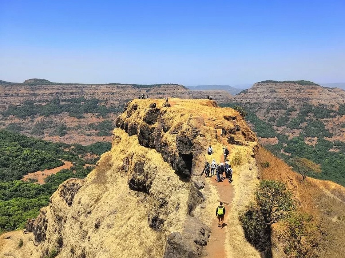 Shiv Jayanti 2025 Vasota Fort Satara The only fort in Maharashtra that ...