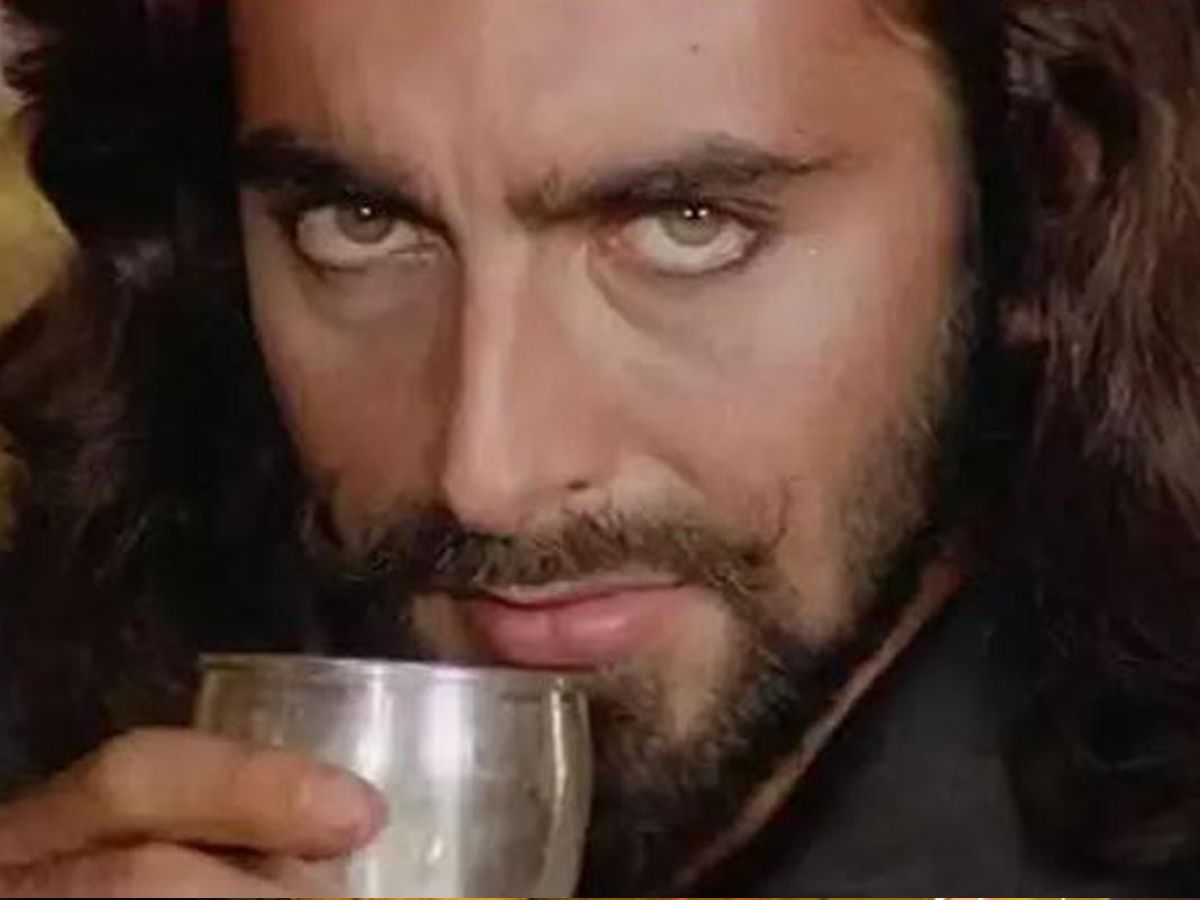 'या' अभिनेत्यानं 4 वेळा केलं लग्न; लेकीपेक्षा 4 वर्ष लहान आहे बायको ...